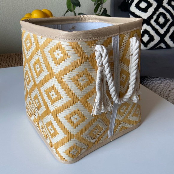 Accents | Nwt Seagrass Woven Aztec Basket Wrope Handles | Poshmark